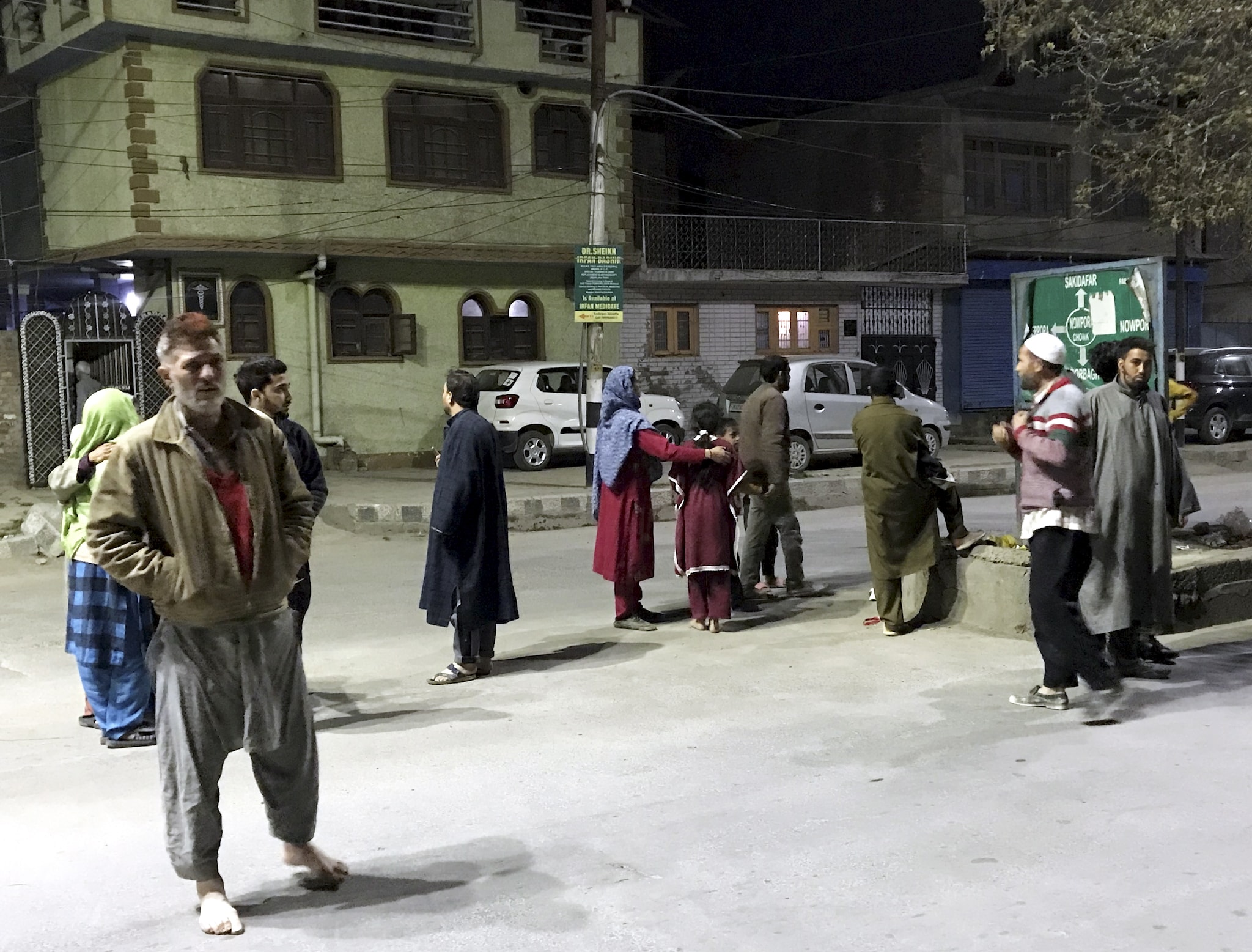 In Pics | People Rush Out of Homes, Students Vacate Hostel as ...