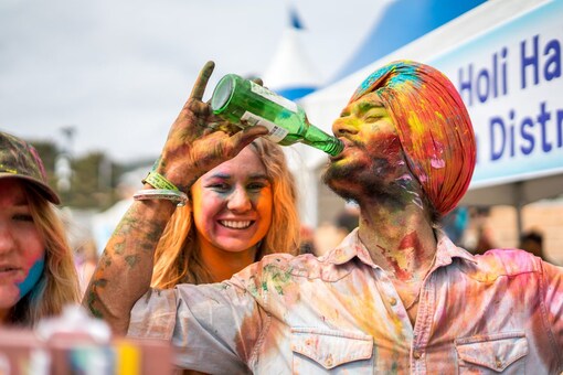 Move Over Bhang, Enjoy Your Holi To The Fullest With These Spirits - News18