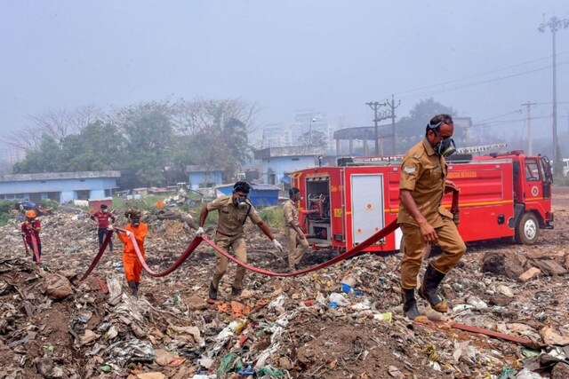 Kochi Landfill Fire: BJP Turns Up Heat on Kerala's LDF Govt, Alleges ...