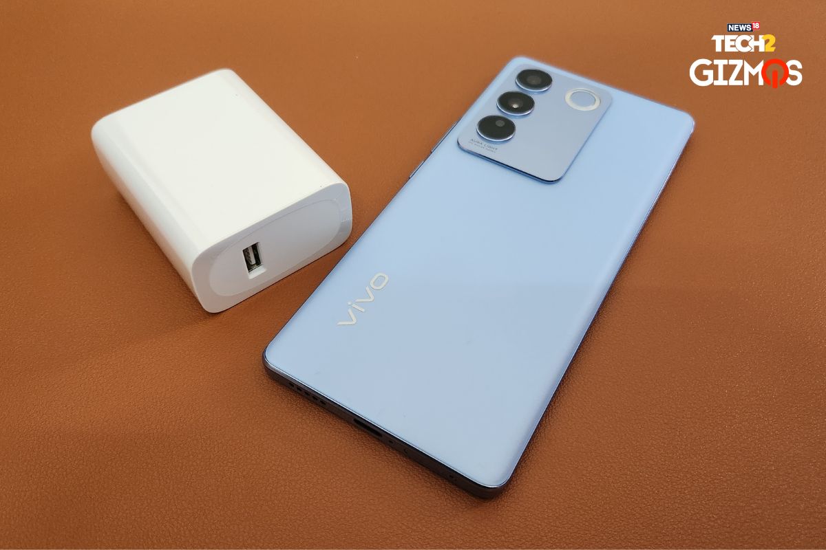 In Photos: Vivo V27 Pro With Its Colour Changing Design - News18