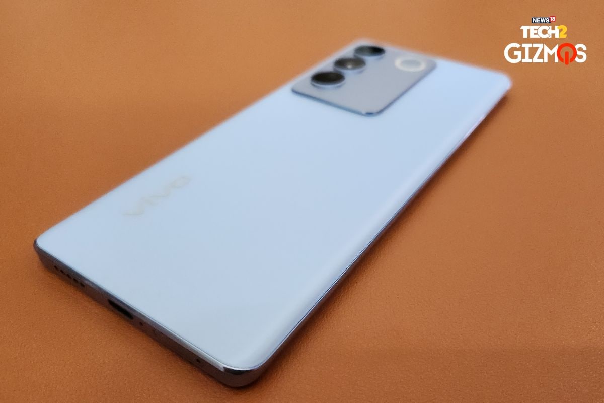 In Photos: Vivo V27 Pro With Its Colour Changing Design - News18