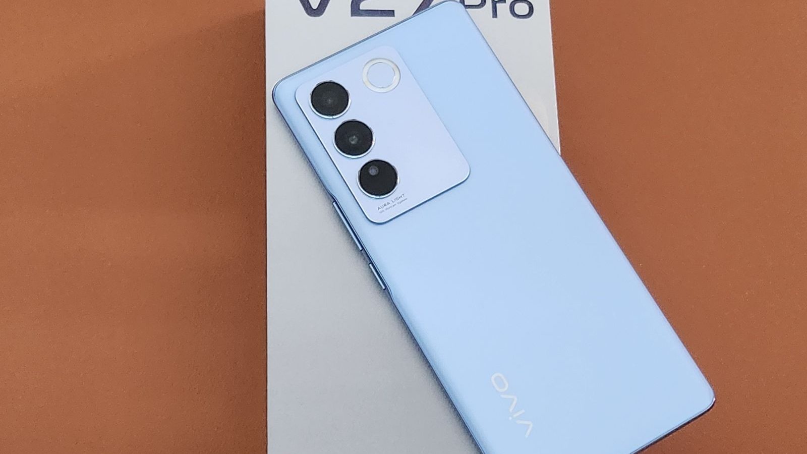 In Photos: Vivo V27 Pro With Its Colour Changing Design - News18