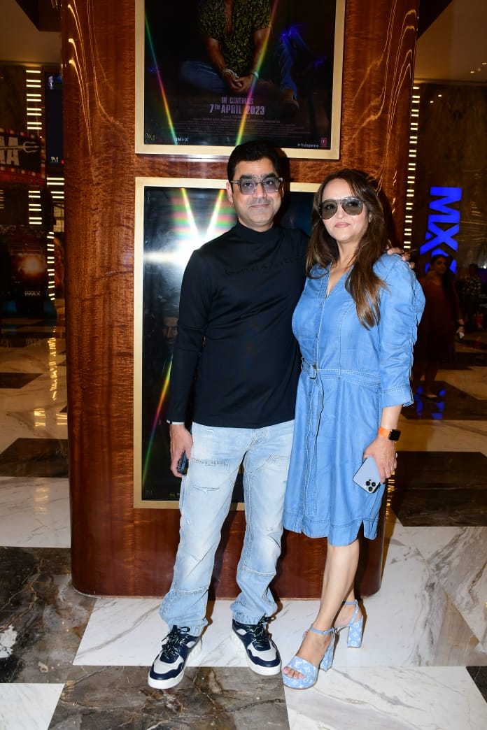 Aditya Roy Kapur, Mrunal Thakur Up the Hotness Factor at Gumraah ...