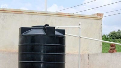 Why Water Tanks Are Mostly Cylindrical With Stripes And Black In Colour ...