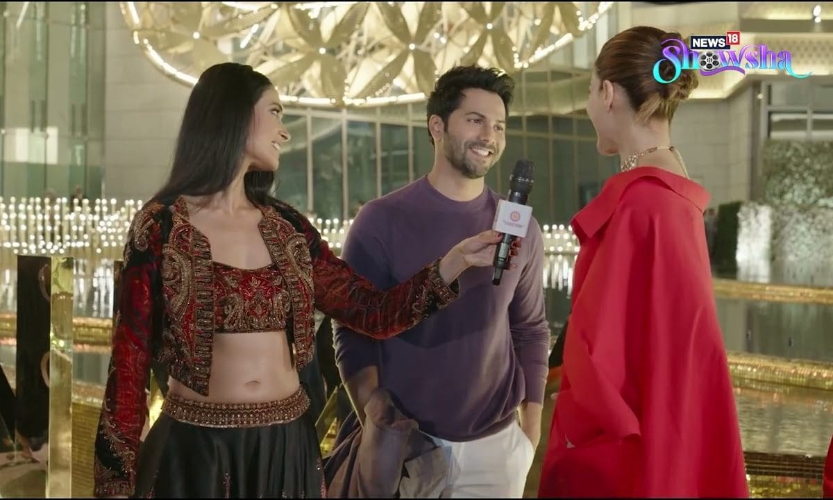 Varun Dhawan Goofs Around With Kriti Sanon, Sarah At The Nita Mukesh Ambani Cultural Centre ...