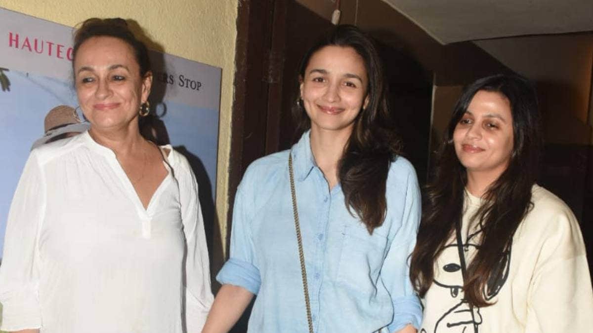 Alia Bhatt, Malaika Arora, Gauri Khan, Sonu Sood, Pooja Hegde Among Celebrities Spotted Out And ...