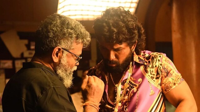 Allu Arjun Flaunts His Pushpa Look In BTS Pic From Sets, Director Sukumar Sends Him Birthday ...