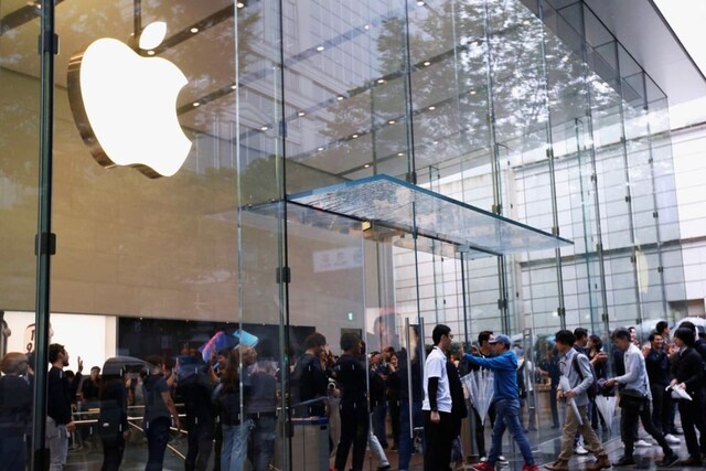 Thieves Employ ‘Money Heist’ Tactics To Steal iPhones Worth Rs 4.9 ...