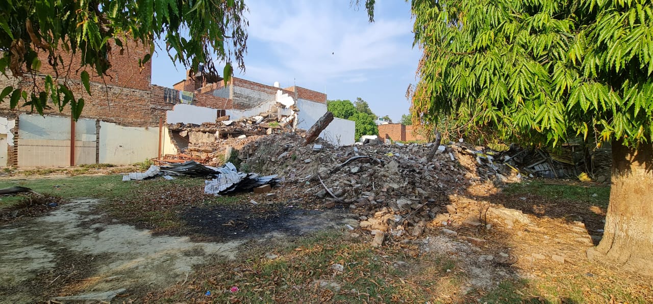 A House in Heaps, Hushed Debates: Chakiya Has Made Uneasy Peace with ...