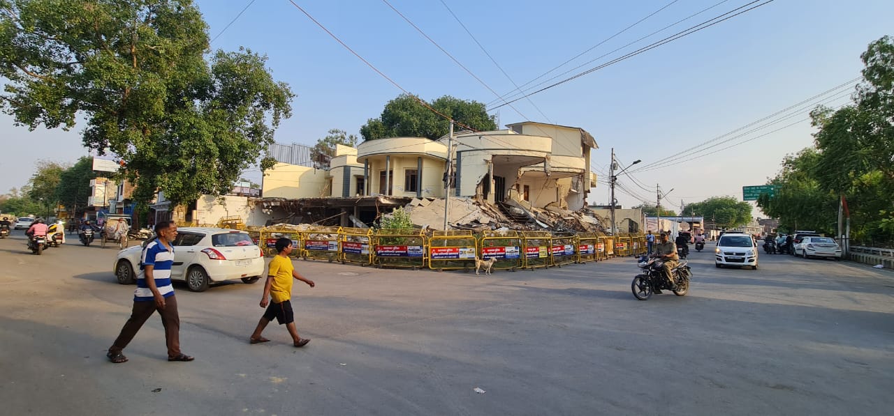 A House in Heaps, Hushed Debates: Chakiya Has Made Uneasy Peace with ...