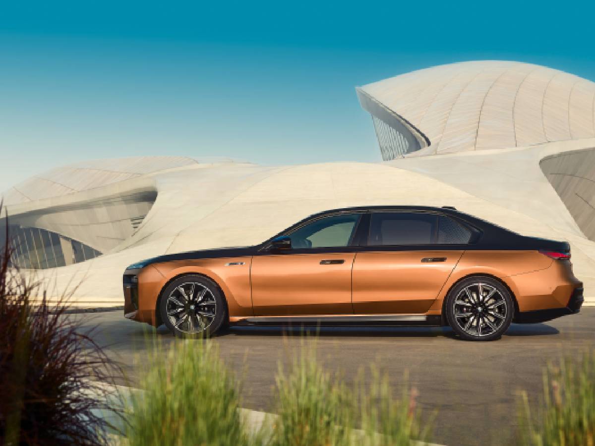 All-Electric BMW i7 M70 xDrive in Pics: See Design, Features, Interior ...