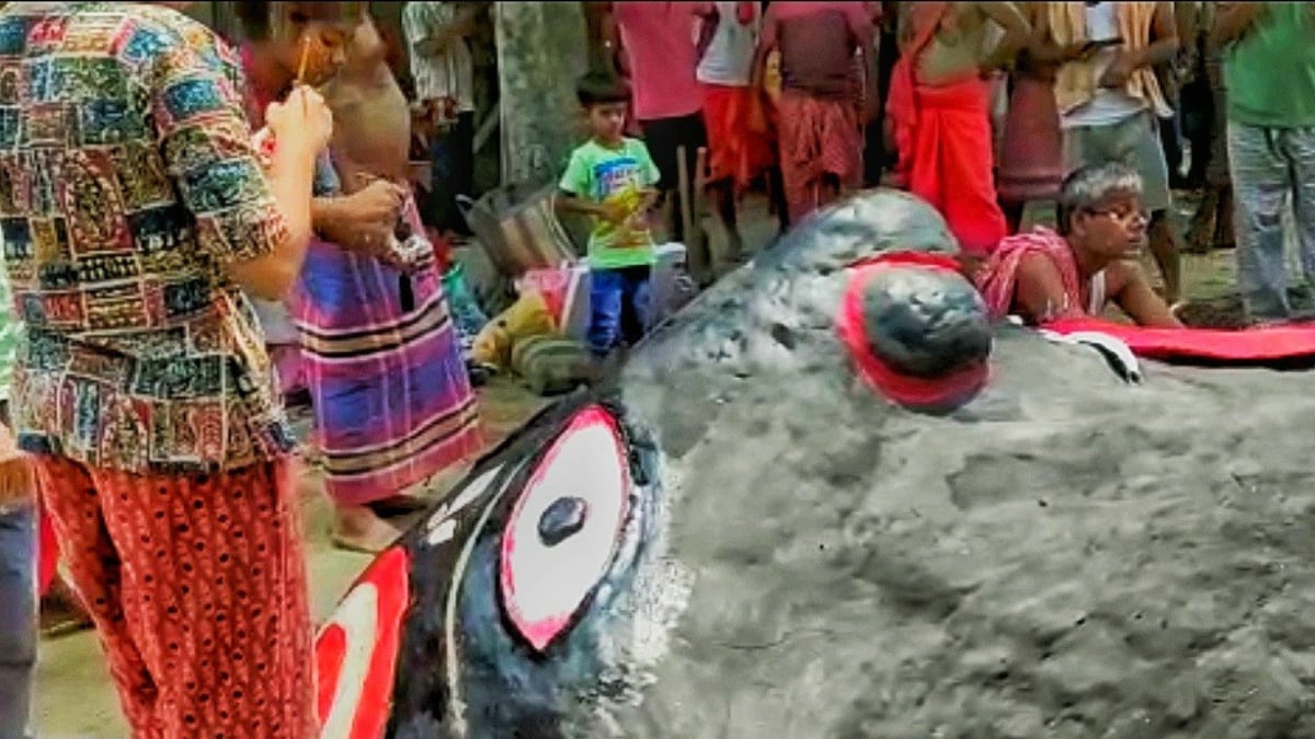 'Bhoot Puja': Why People Come Together to 'Witness' Ghosts in Phulia ...