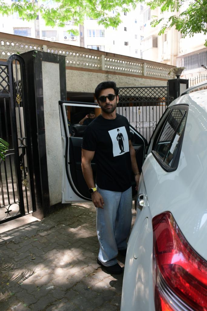 Tejasswi Prakash, Guru Randhawa, Madhuri Dixit, Nysa Devgan Among ...