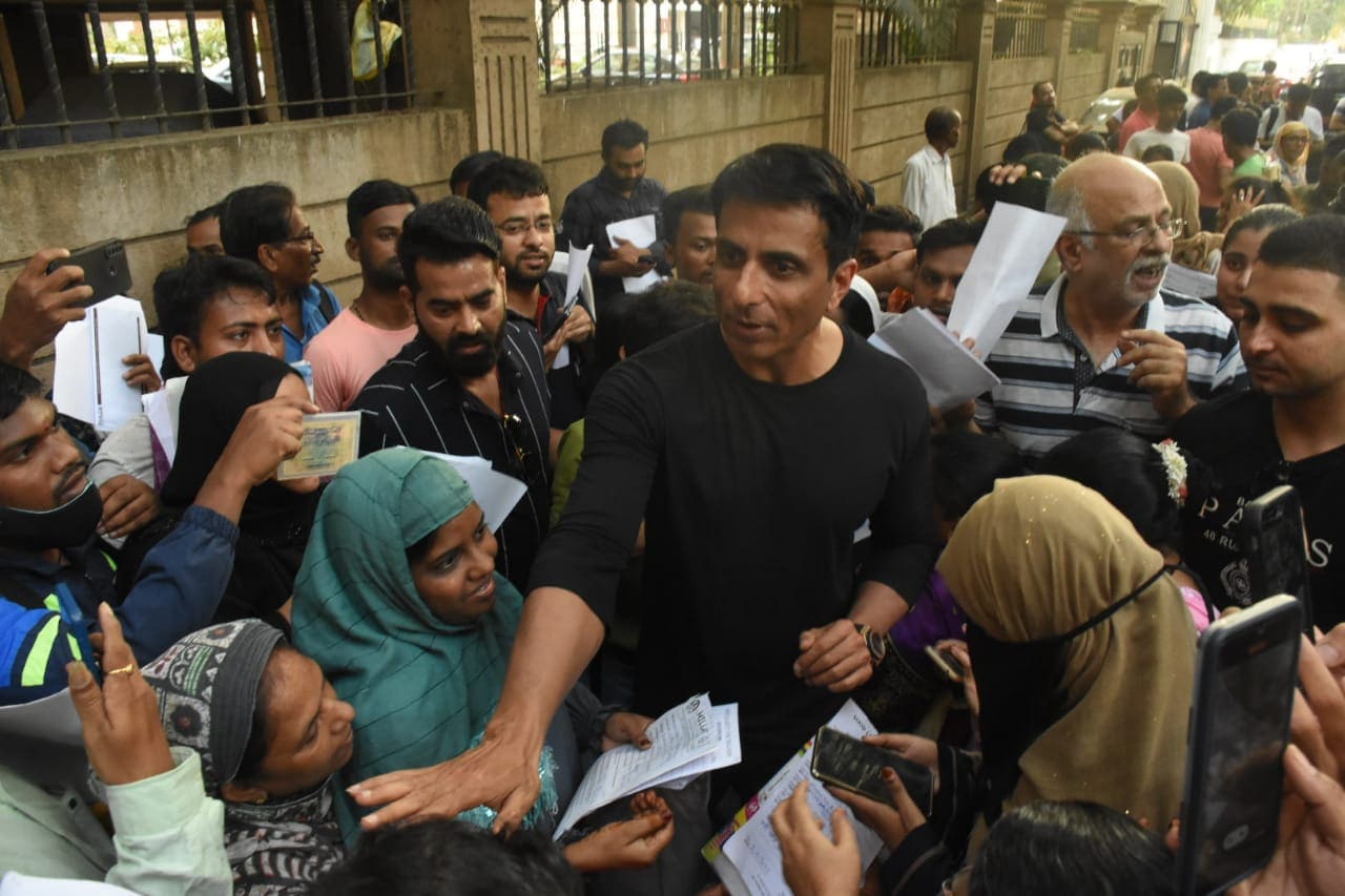 Alia Bhatt, Malaika Arora, Gauri Khan, Sonu Sood, Pooja Hegde Among ...