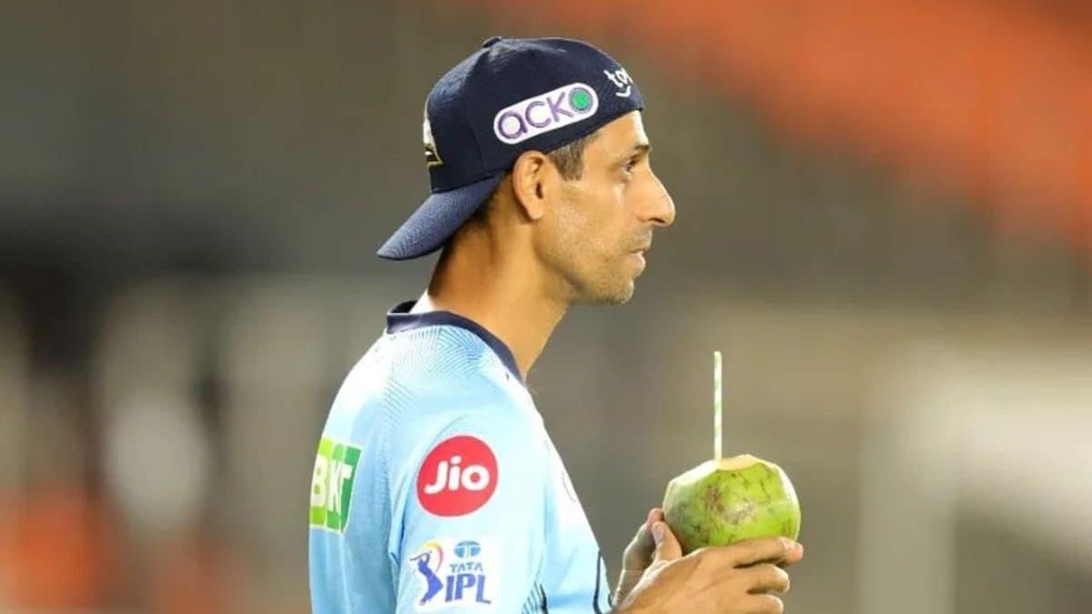 WATCH: Ashish Nehra's Son Arush Mimics Father's Boundary Line Antics ...