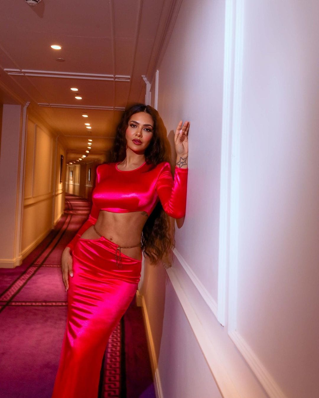 Esha Gupta Flaunts Curves In Two Smouldering Dresses Check Out The