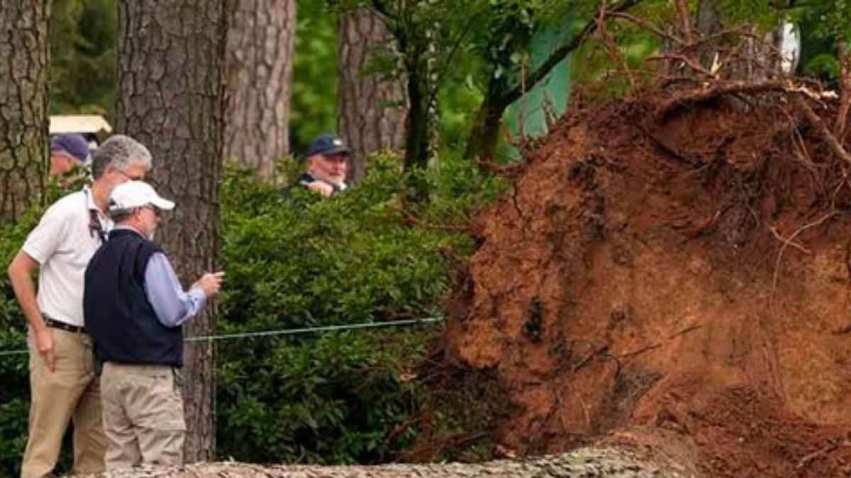 Fans Escape Without Injury After Towering Trees Fall at Masters | India ...