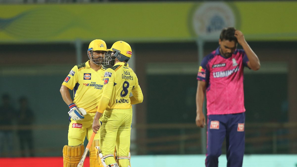 WATCH: Vintage MS Dhoni Smashes 2 Sixes in Final Over but Sandeep Sharma Saves the Day For ...