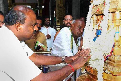 Unprecedented Defections from BJP & Congress Raise Gowdas' Hopes in ... Unprecedented Defections from BJP & Congress Raise Gowdas' Hopes in ...