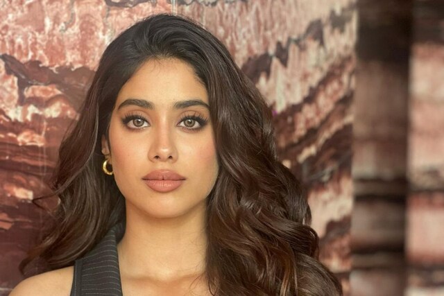 Janhvi Kapoor Wraps Up Mr And Mrs Mahi With A Sunset Pic, Watch - News18