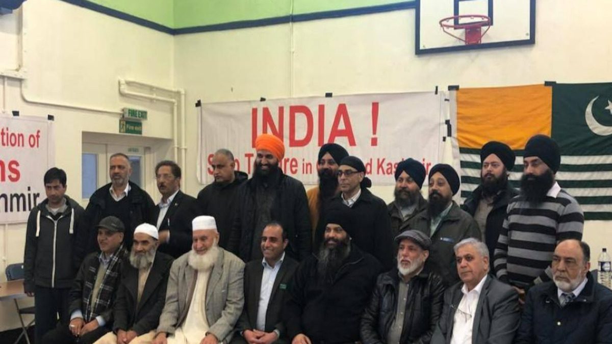 First Photo Proof of Khalistan, Kashmir Protests at London Indian ...
