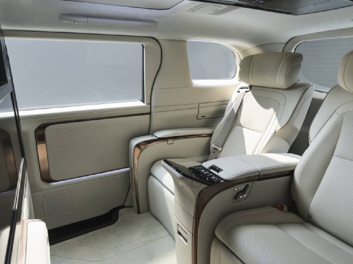 Second-Gen 2023 Lexus LM MPV in Pics: See Design, Features, Interior ...