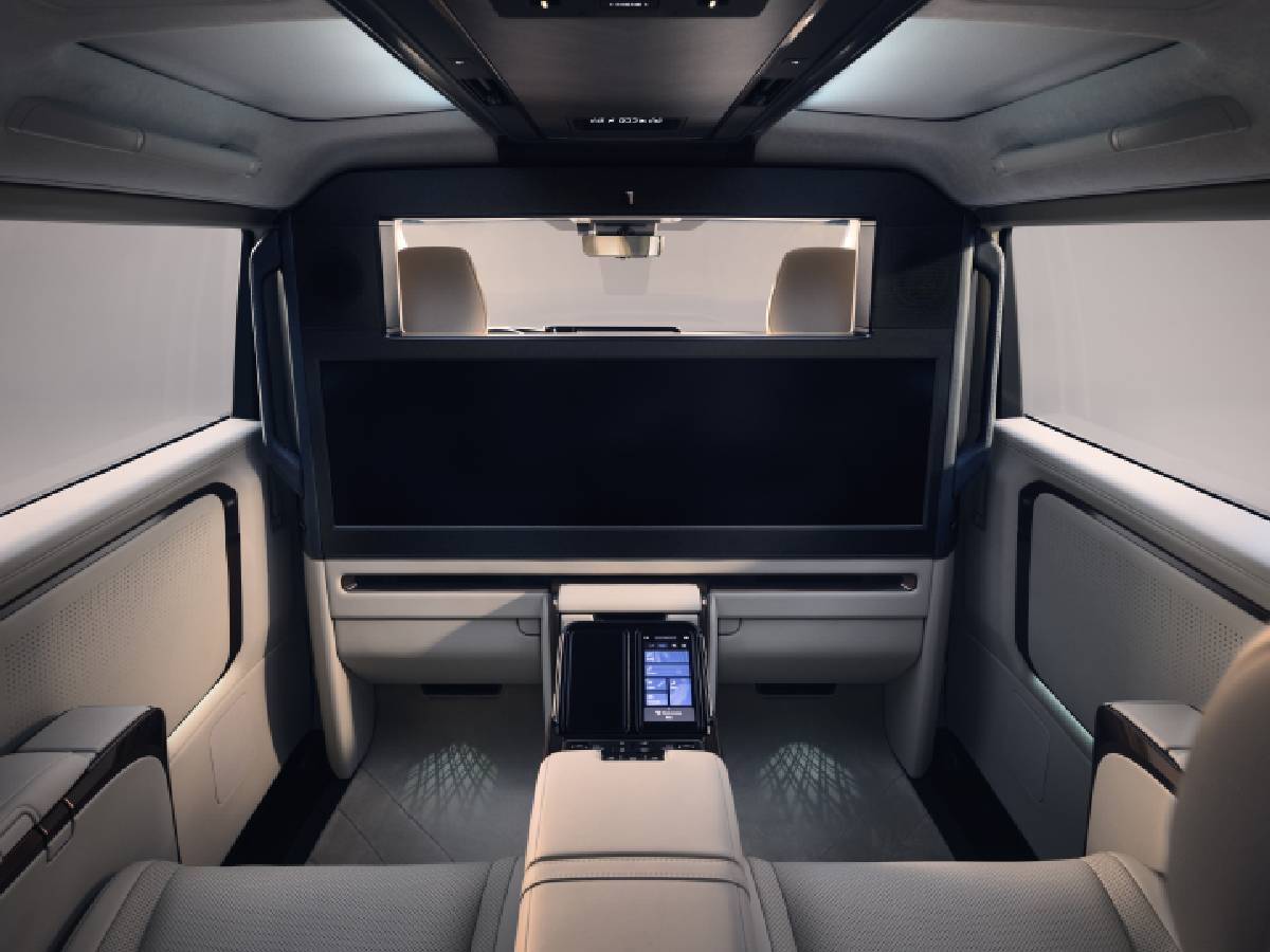 Second-Gen 2023 Lexus LM MPV in Pics: See Design, Features, Interior ...