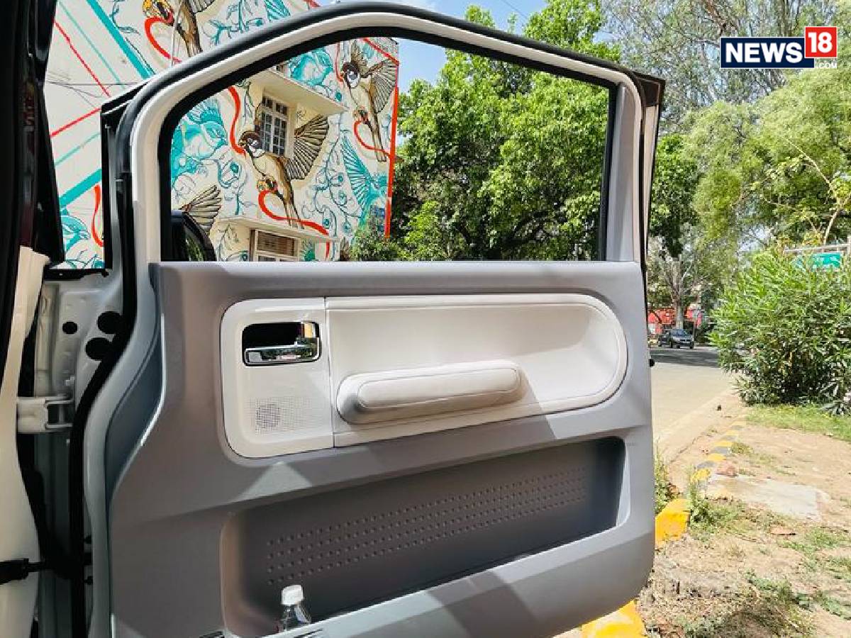 MG Comet EV in Pics: See Design, Features, Interior and More - News18