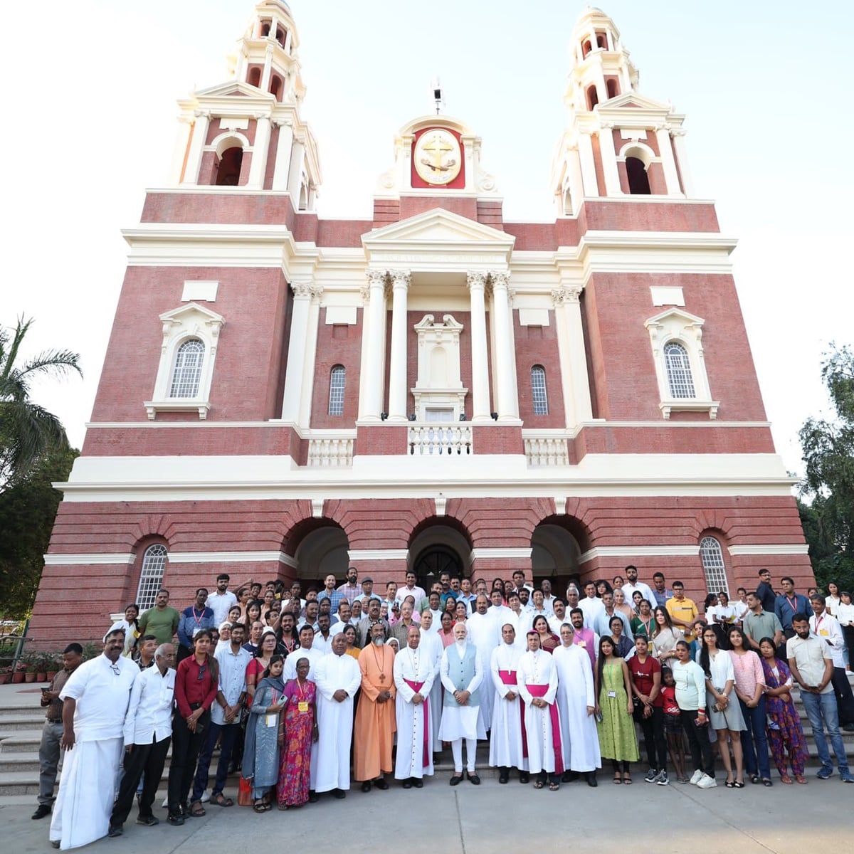 PM Modi Celebrates Easter in Delhi's Sacred Heart Cathedral, Offers ...