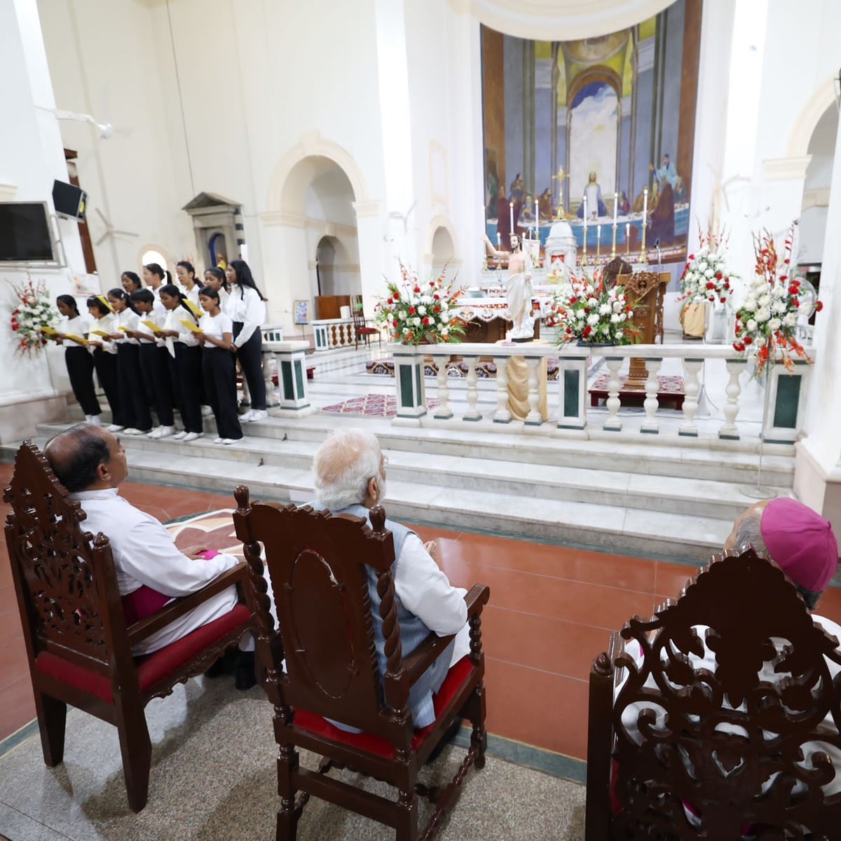 PM Modi Celebrates Easter in Delhi's Sacred Heart Cathedral, Offers ...