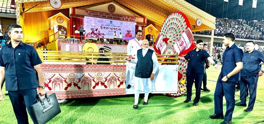 PM Modi Attends Mega Bihu Programme in Guwahati | In Photos - News18