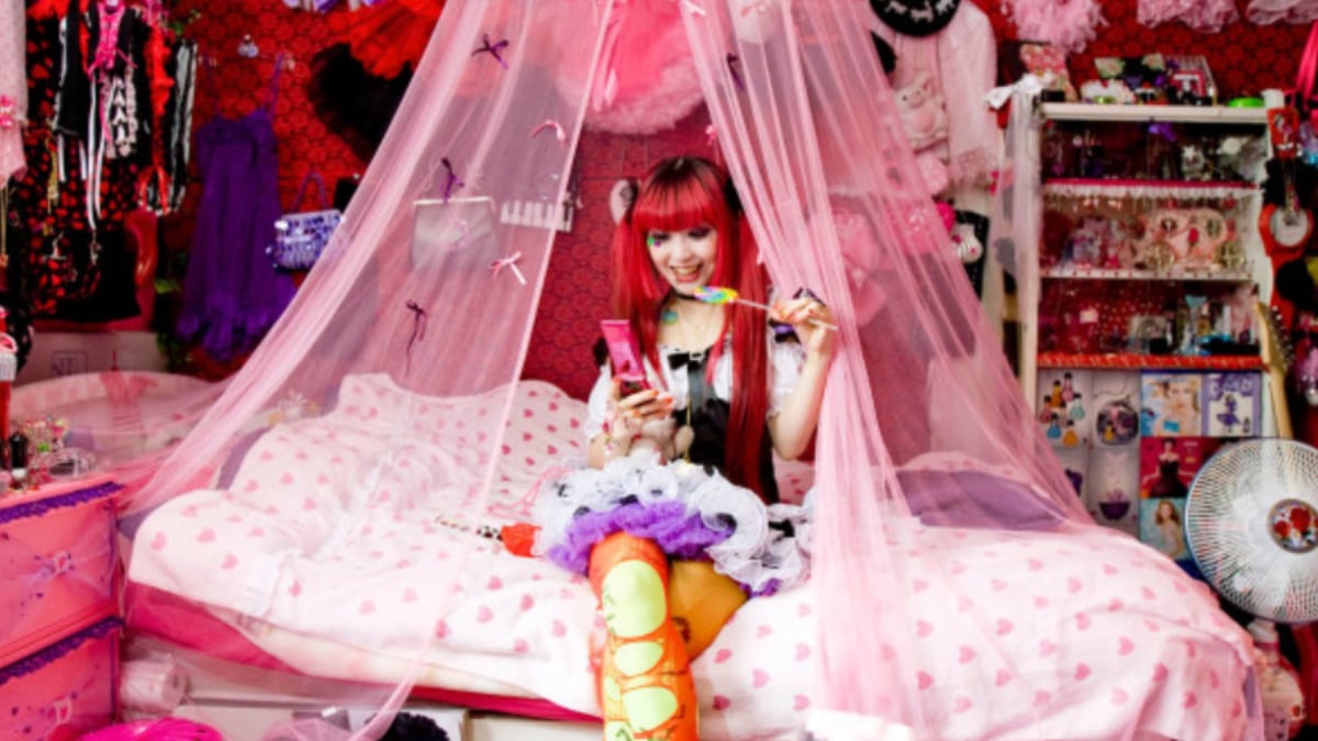 The New Girly Dollcore Aesthetic is Inspired By Japanese Culture | Buzz ...
