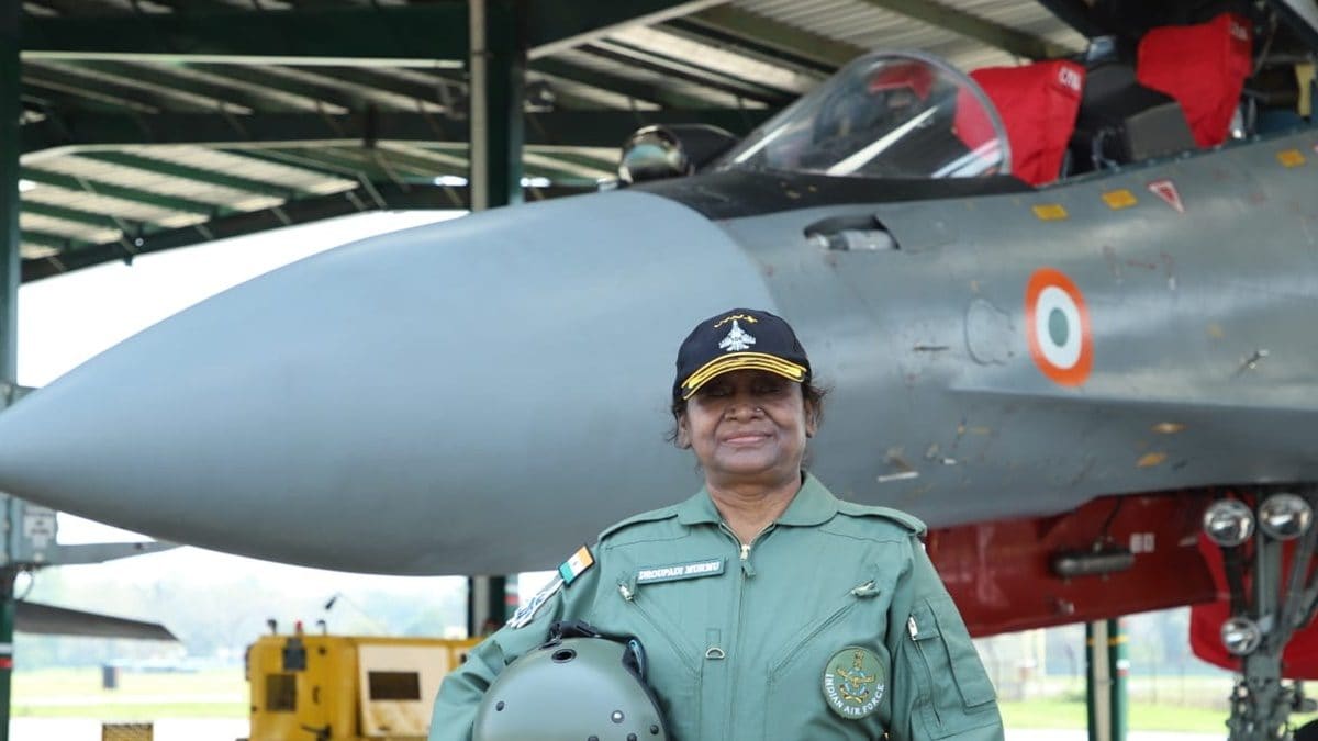 In Pictures: President Murmu Takes Maiden Flight in Fighter Jet in ...