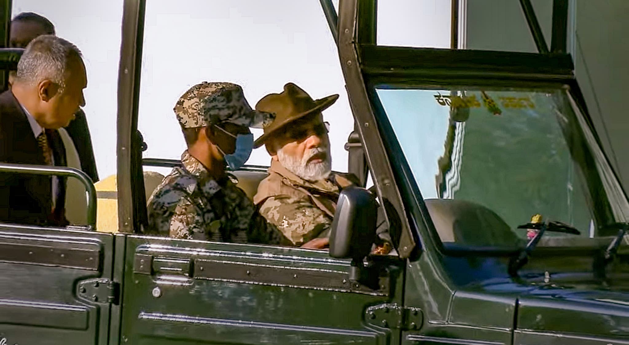 50 Yrs of 'Project Tiger': PM Modi Goes on 'Jungle Safari' at Bandipur ...