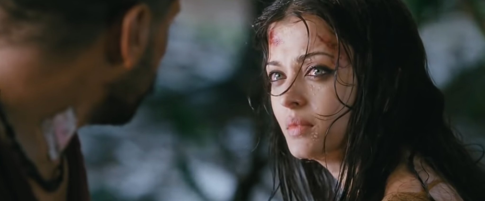 Ponniyin Selvan 2: 4 Times Aishwarya Rai Bachchan Looked Elegant As A ...