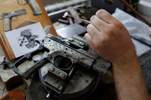 Canada, US agree to Trace Guns Seized at Border to Reduce Gun Violence ...