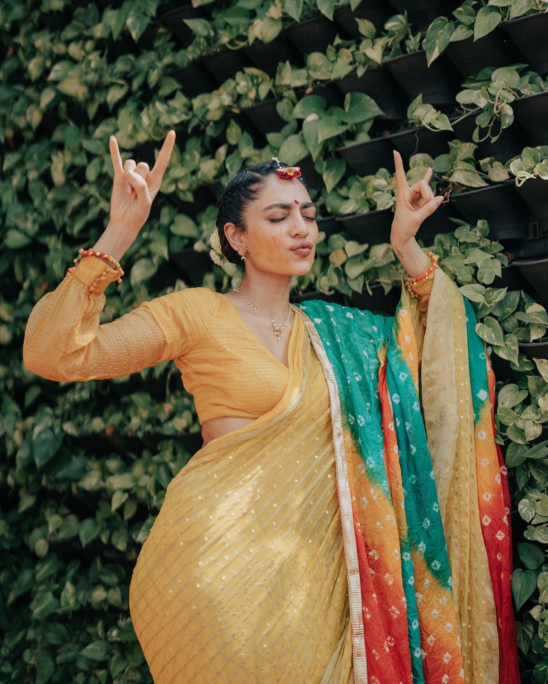 Sobhita Dhulipala Shares Dreamy Photos From Sister's Wedding, Looks ...
