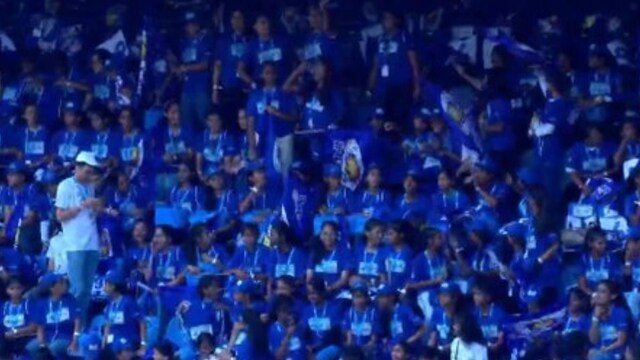 Mumbai Indians Fans Share Photos As 19,000 Girls Attend KKR Match in ...