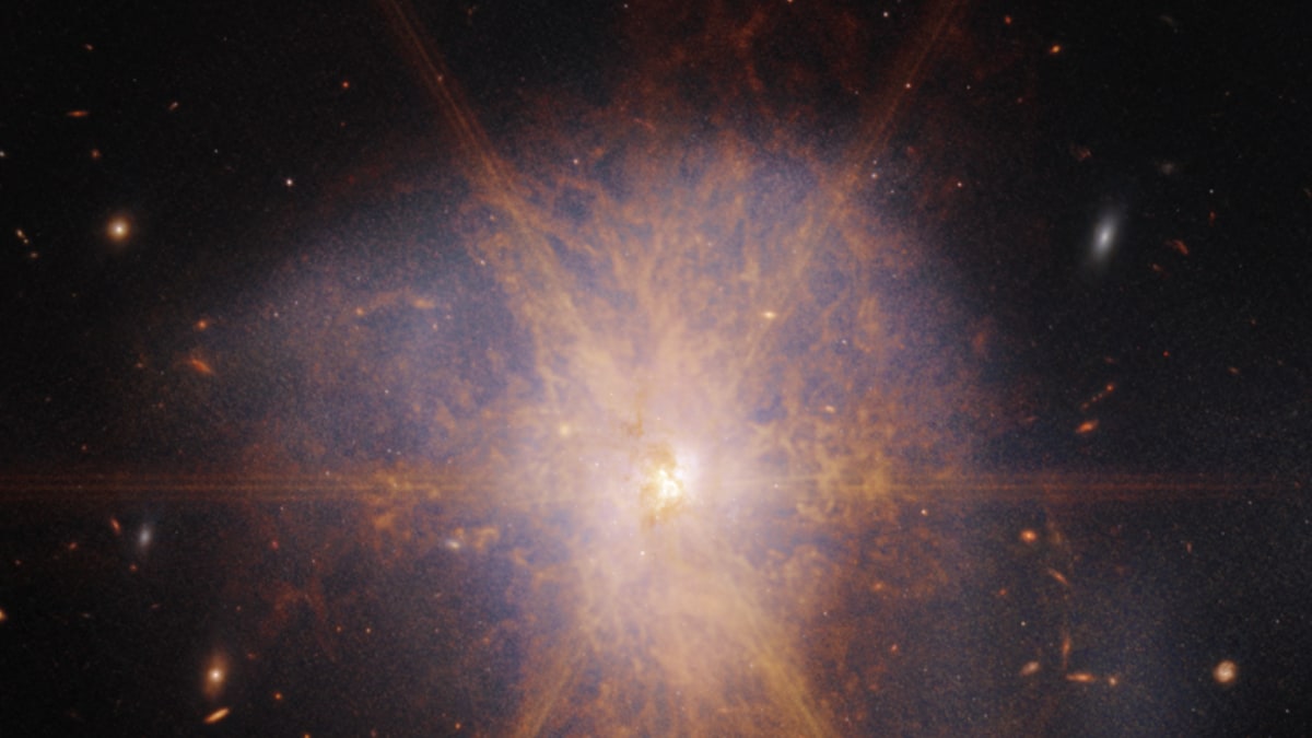 NASA Captures Stunning Image of a Bright Ultra-Luminous Infrared Galaxy ...