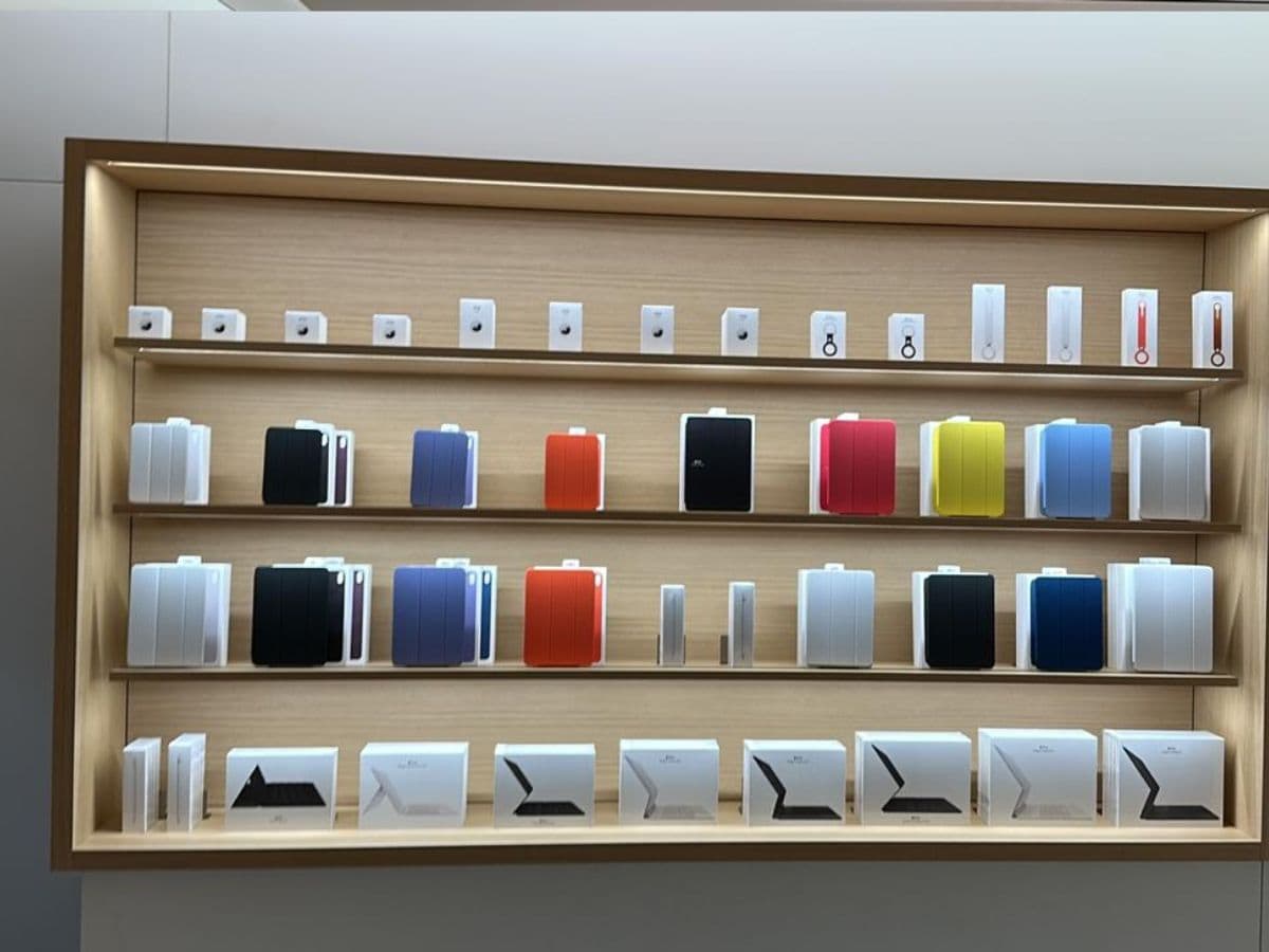 Apple Saket Opening On April 20: First Look At Apple Store in Delhi ...