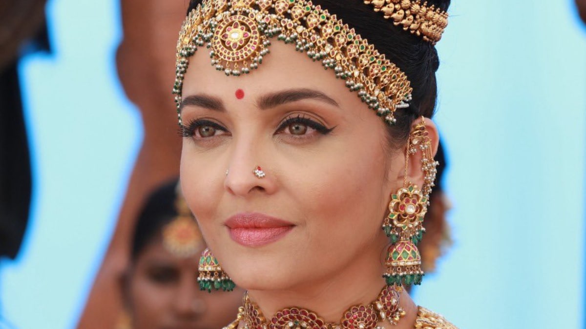 Ponniyin Selvan 2: 4 Times Aishwarya Rai Bachchan Looked Elegant As A ...