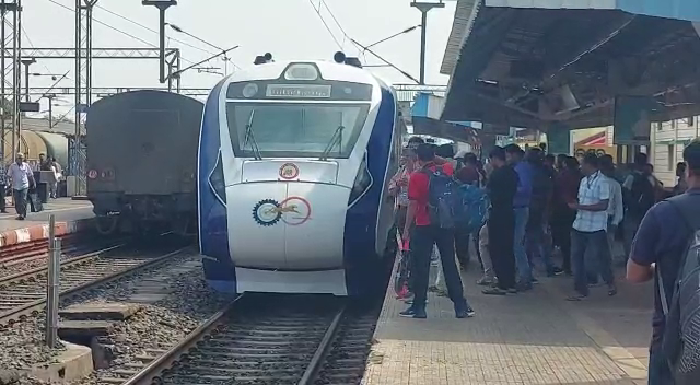 Vande Bharat in Odisha: First Trail Run on Howrah-Puri Route Complete | Pics | India News - News18