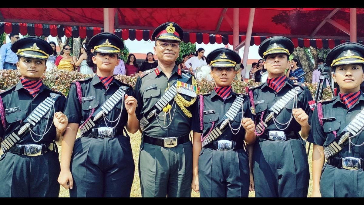 In a Historic Move, First Batch of Women Officers Commissioned Into ...