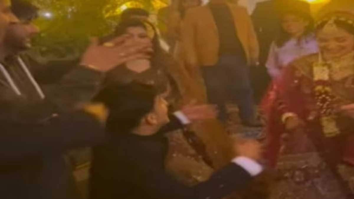 Watch: Brothers Dance To Kabootar Ja Ja Ja At Sister's Vidaai | Viral ...