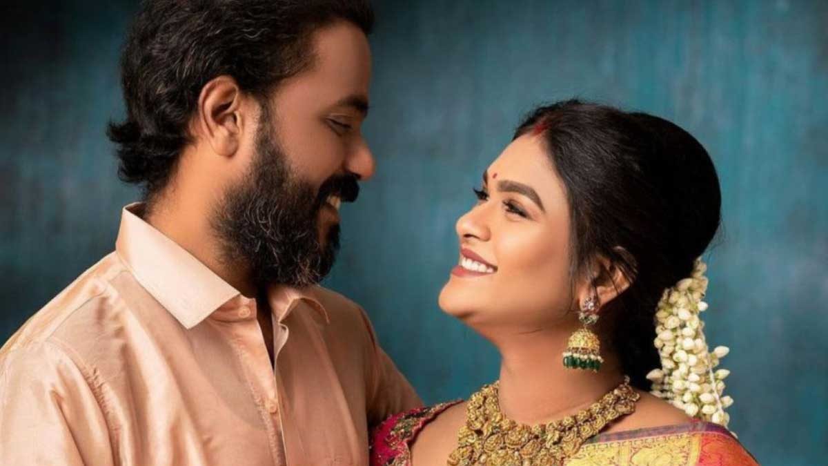 Actress Nakshatra Viswanathan's Adorable Baby Shower Pictures With ...