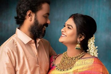 Actress Nakshatra Viswanathan's Adorable Baby Shower Pictures With ...