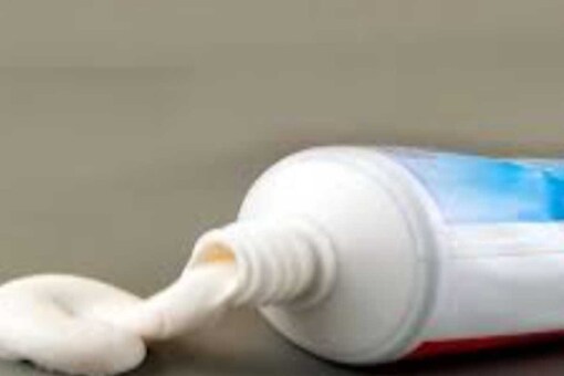 Baking Soda To Glass Cleaners, Easiest Ways To Remove Crayon Marks From ...