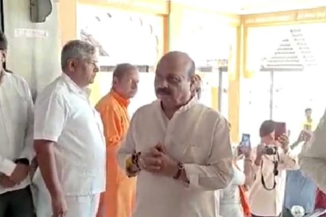 CM Basavaraj Bommai Comes In His ‘Lucky Car’ To File Nomination From ...