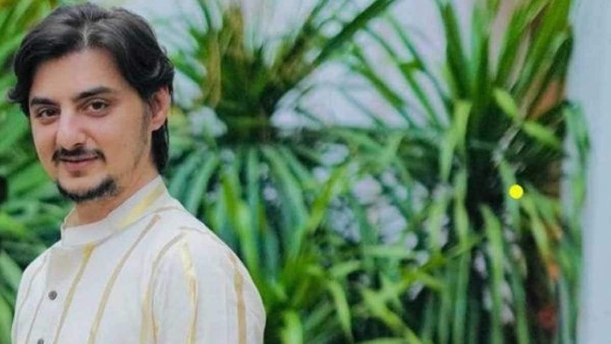 Remember Jaanwar Fame Child Artist Aditya Kapadia? This Is What He Is ...