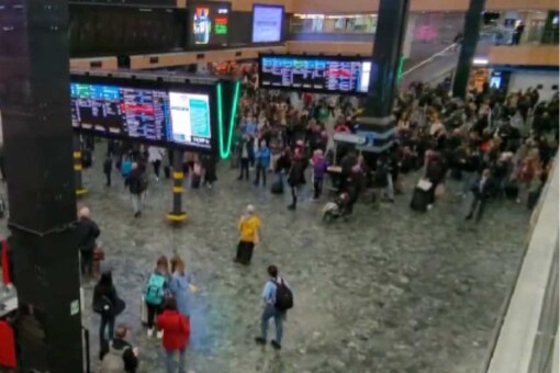 UK Government Tests Emergency Alert System, Panic Erupted At Euston ...